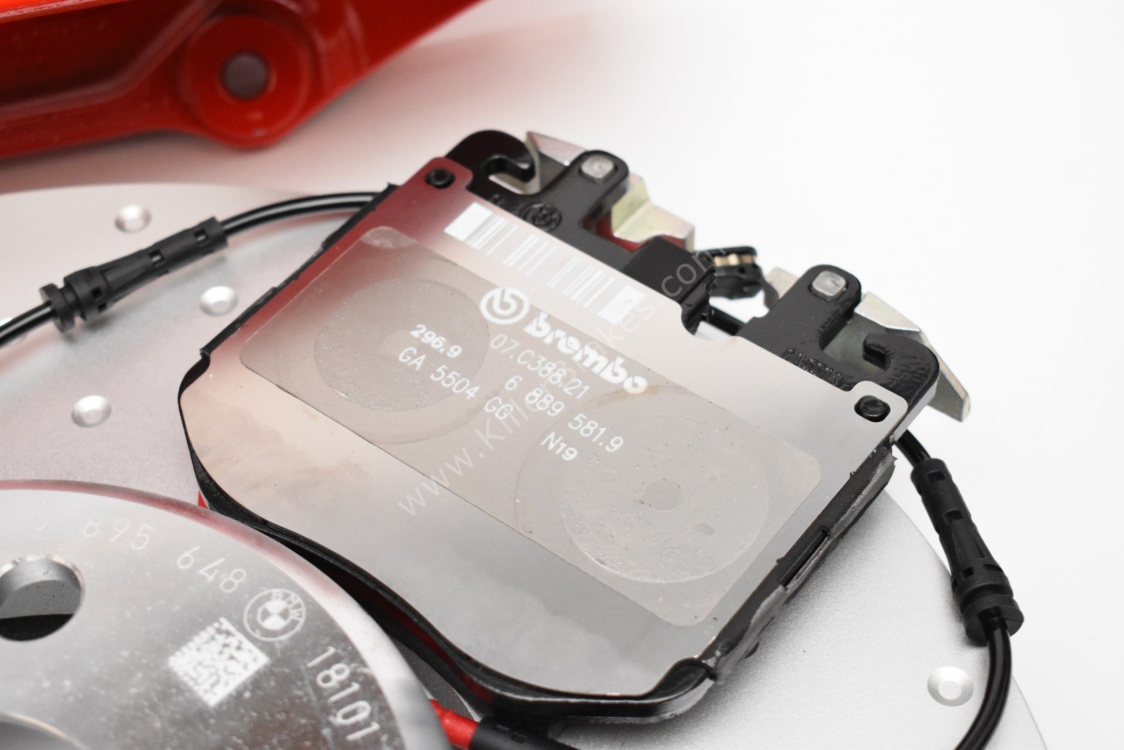 BMW M-Performance G20 sport brake retrofit kit red 4pot Brembo 374x36mm